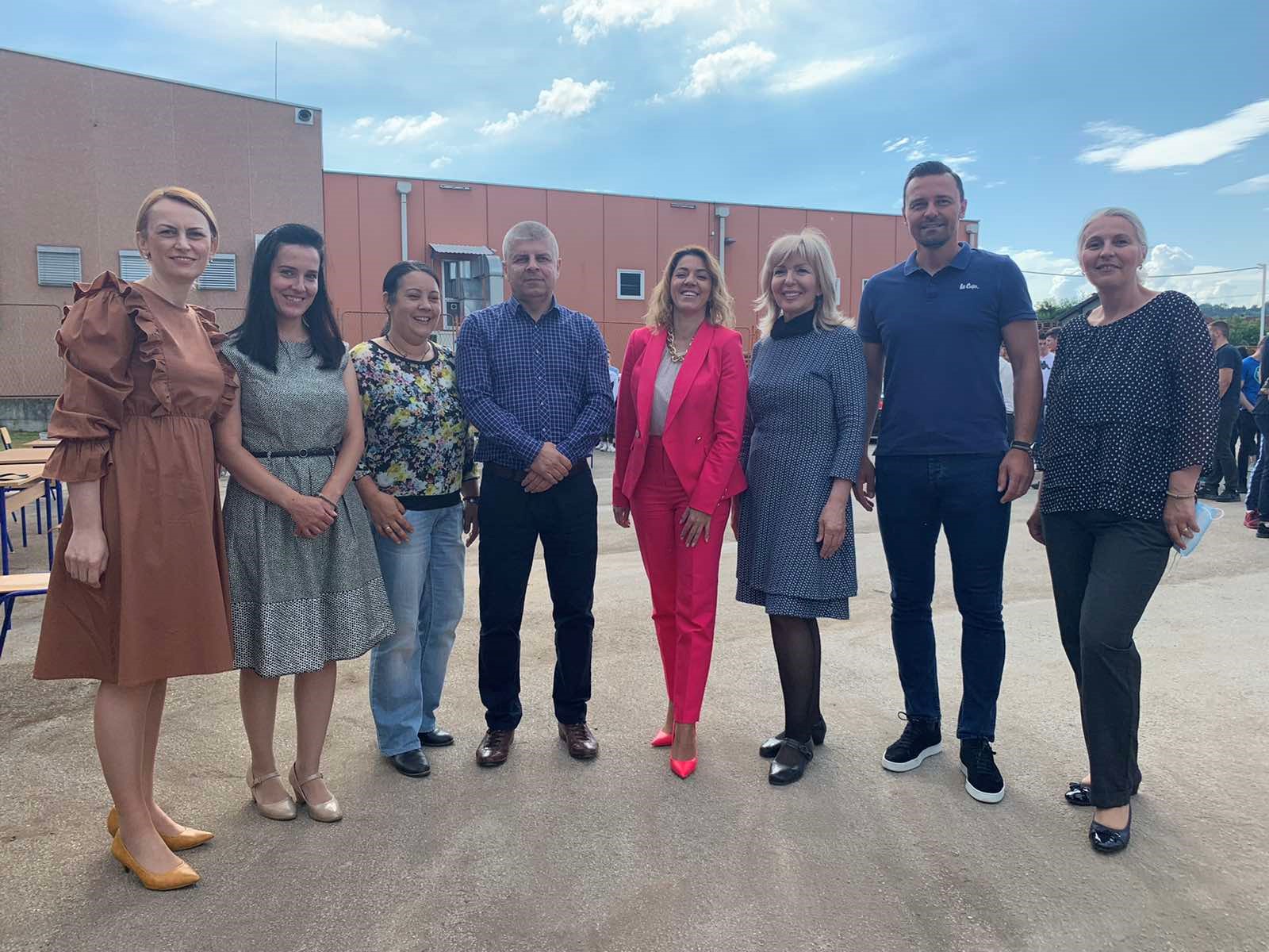 SC ”NIKOLA TESLA”: PODJELA DIPLOMA MATURANTIMA I PRIZNANJA ZA NAJBOLJE ...